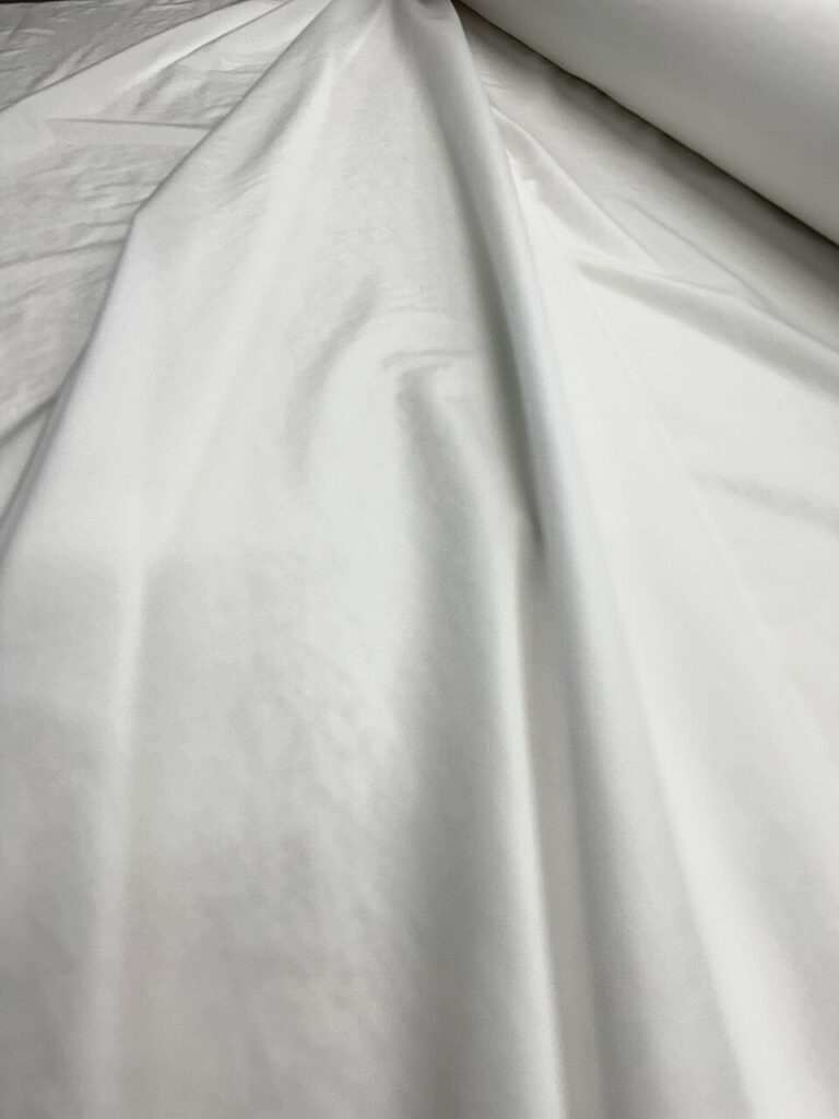 Tissu toile parachute polyester blanc – Madison – Nuances Fabrics