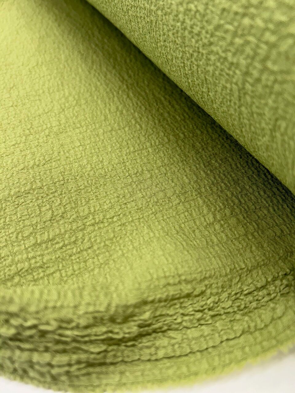 Achat Tissu crêpe polyester gaufrée - Mackay – Nuances Fabrics